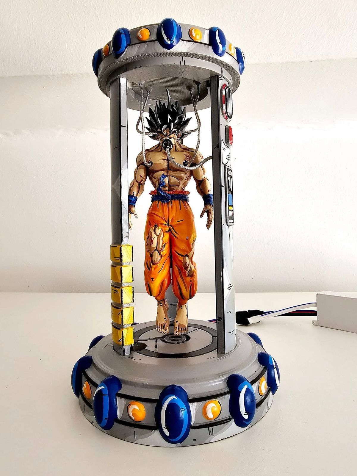 Figura Goku en la maquina recuperacion Dragon Ball Z | tienda anime ...